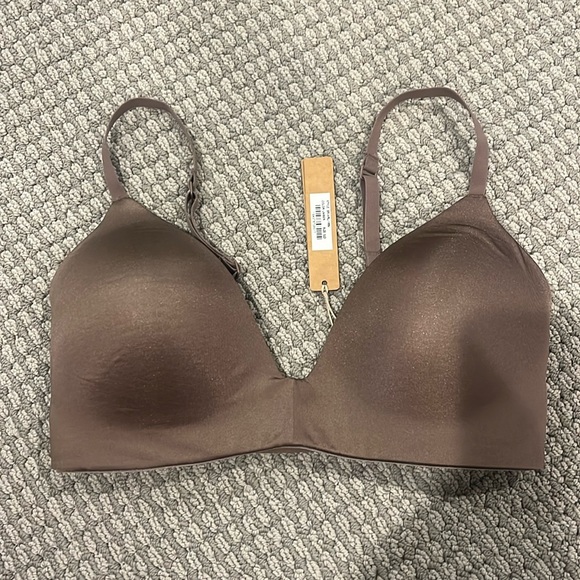 SKIMS | Intimates & Sleepwear | Brand New Skims Wireless Tshirt Demi ...